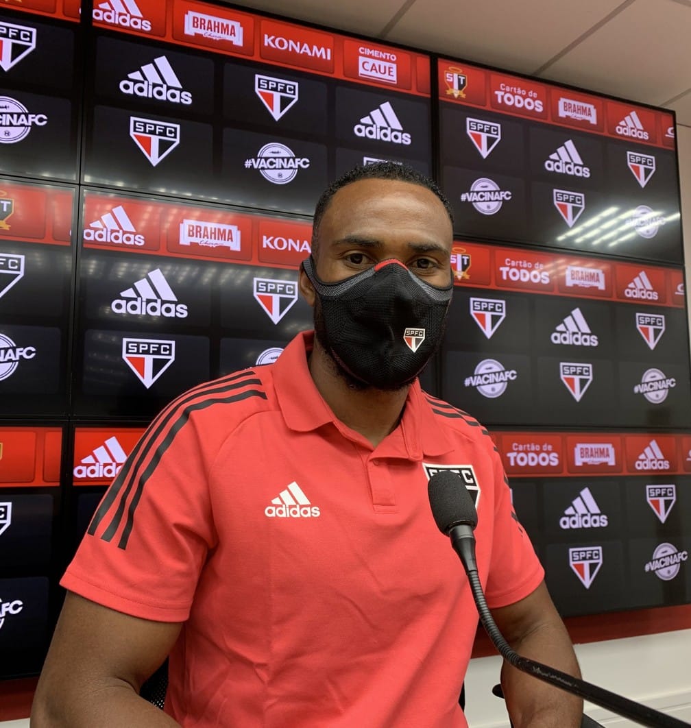 Willian é apresentado pelo São Paulo - Futebol na Veia