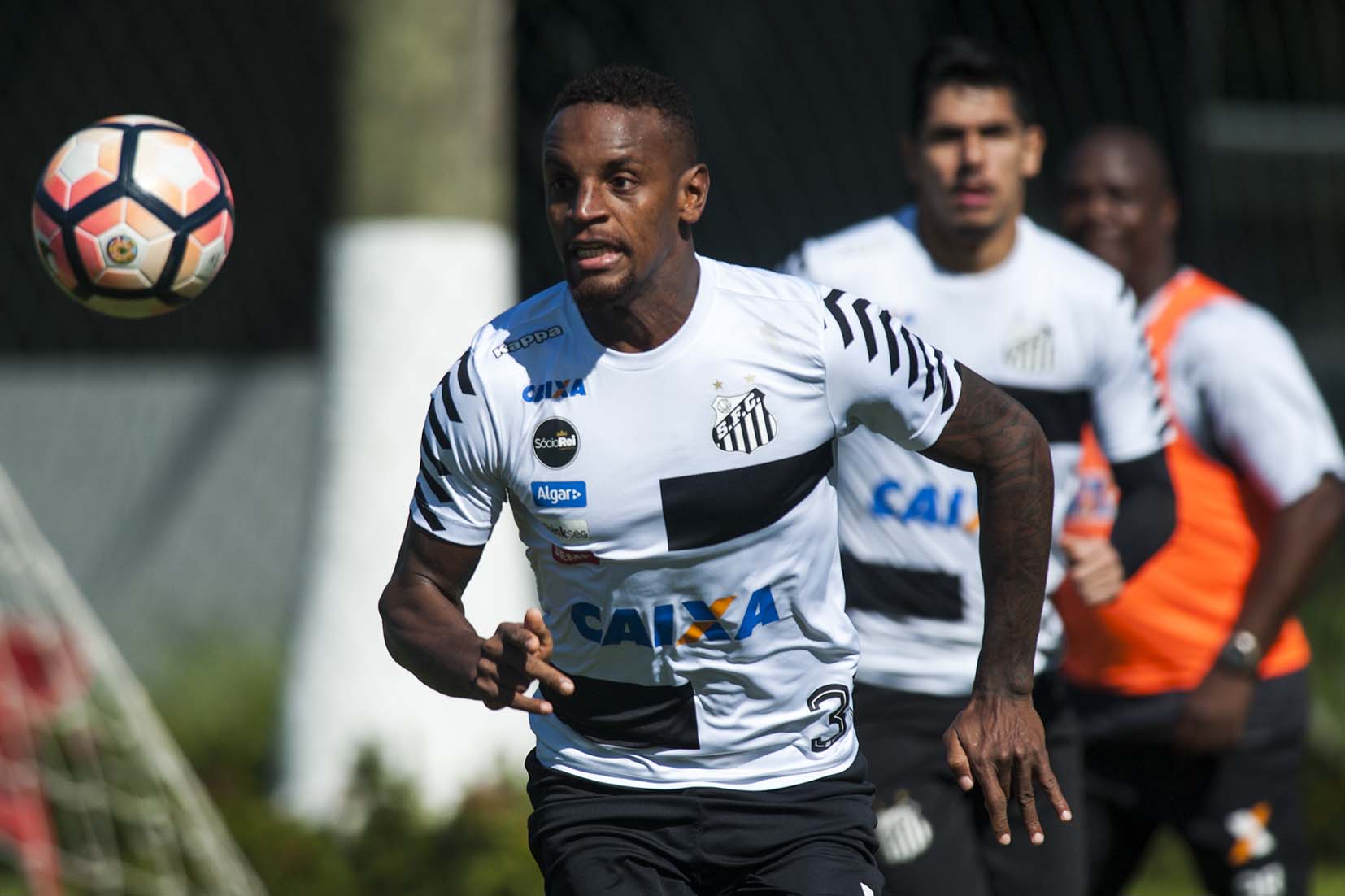 Cleber Reis volta a treinar com elenco principal do Santos - Futebol na ...