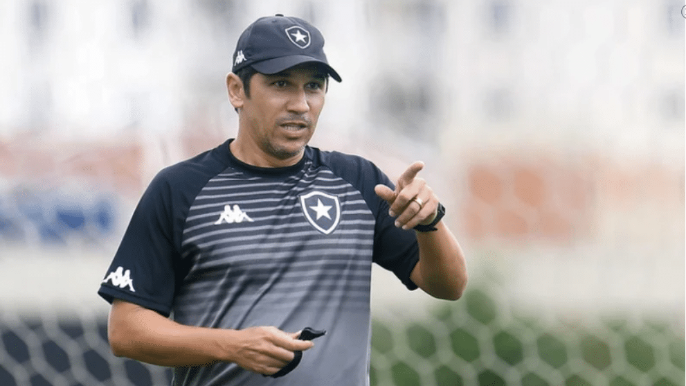 Lucio Flávio espera sinalização de Textor para deixar o Botafogo; veja ...