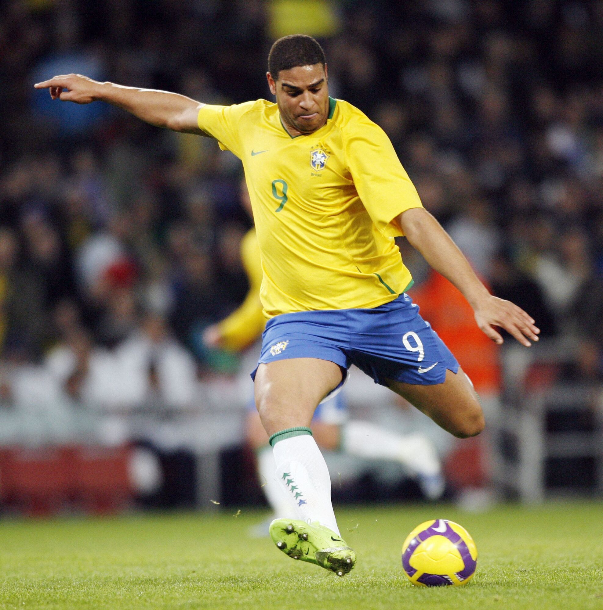 ídolo do Flamengo anuncia volta ao futebol após 7 anos aposentado ...