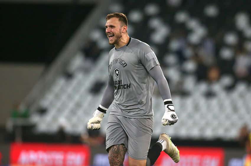 Lucas Perri, do Botafogo, é líder em quesito importante do Brasileirão ...