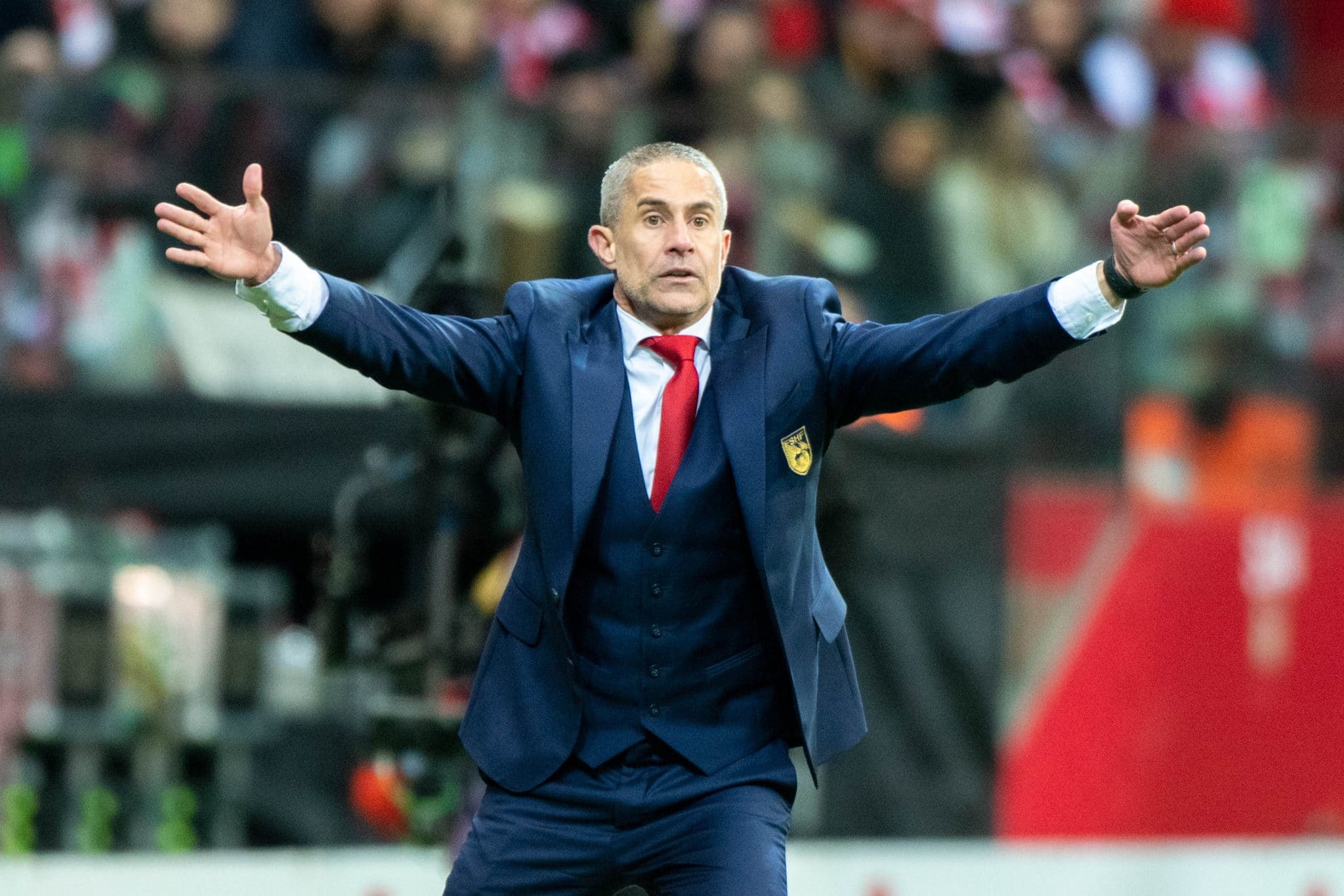 Sylvinho, ex-Corinthians pode fazer história com desconhecida seleção ...