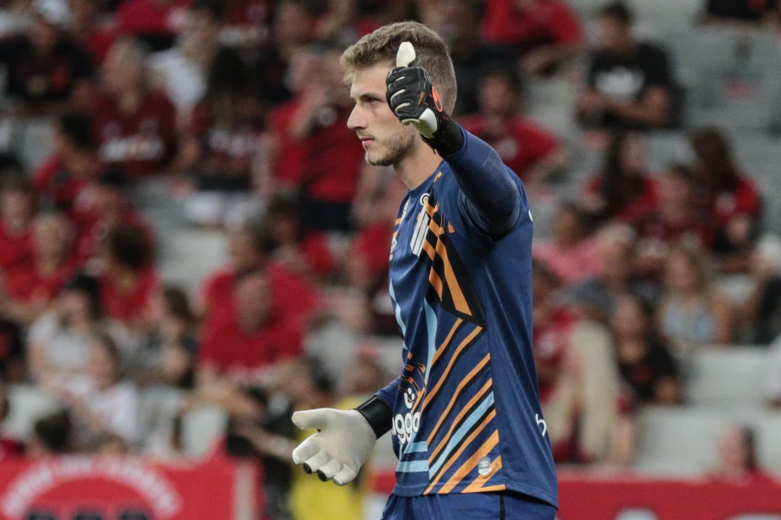 Herói da classificação do Athletico-PR na Copa do Brasil, goleiro Bento ...