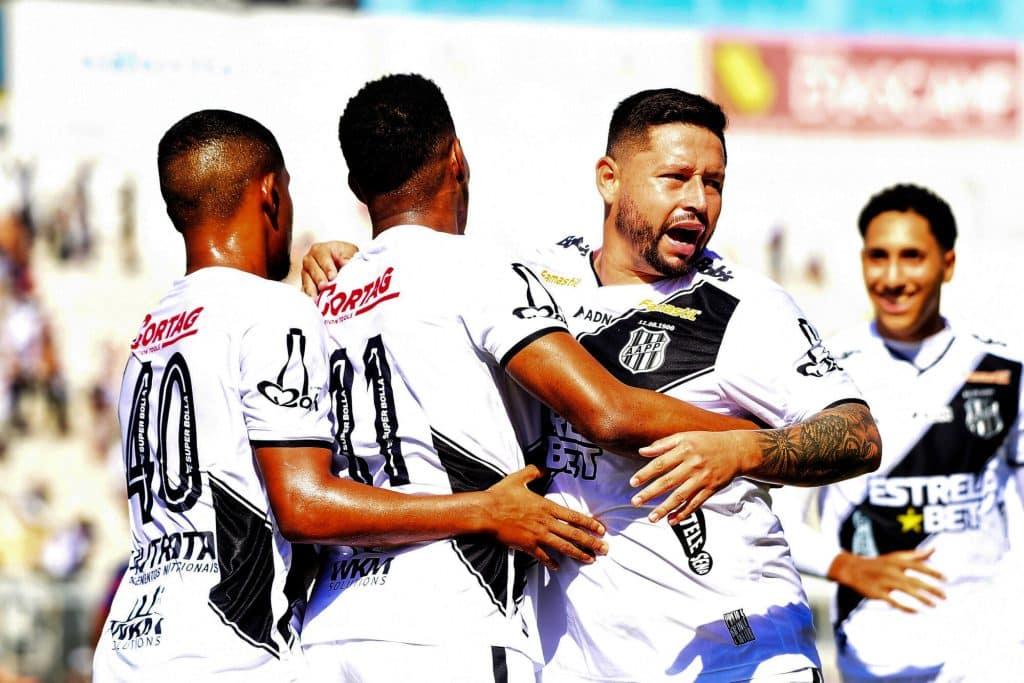 Escalação da Ponte Preta: time, dúvidas e desfalques contra o Avaí ...