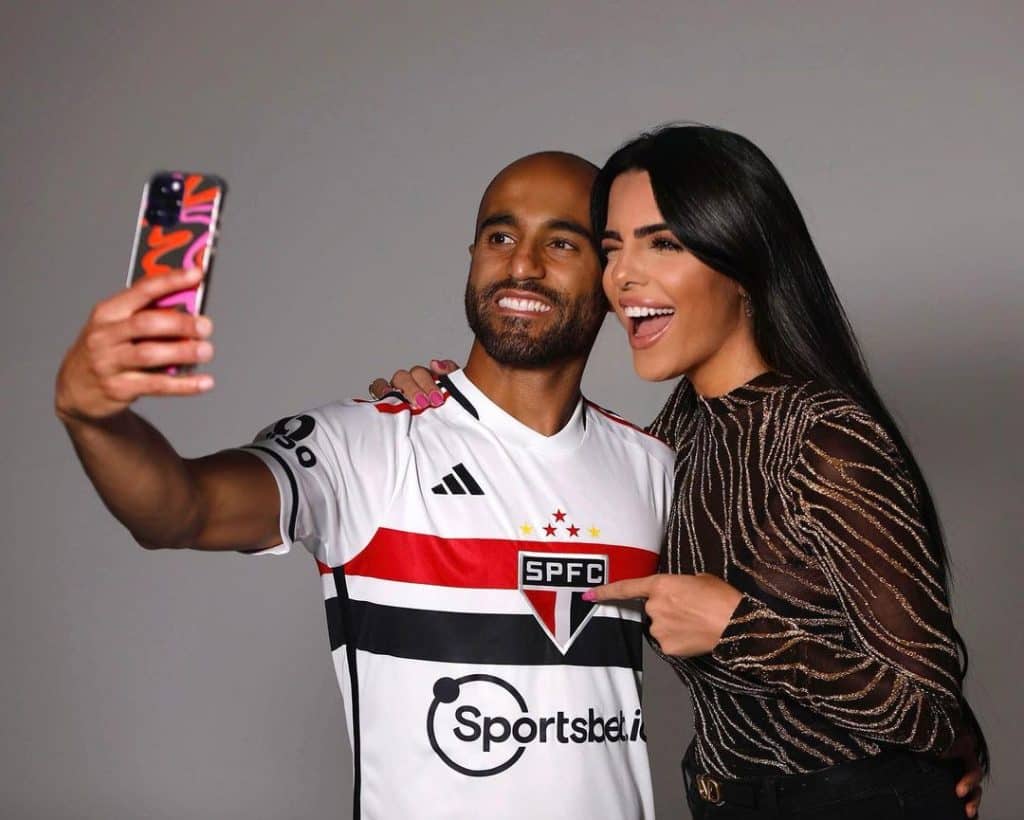 Lucas no São Paulo: conheça Larissa Saad, esposa e 'responsável' por ...