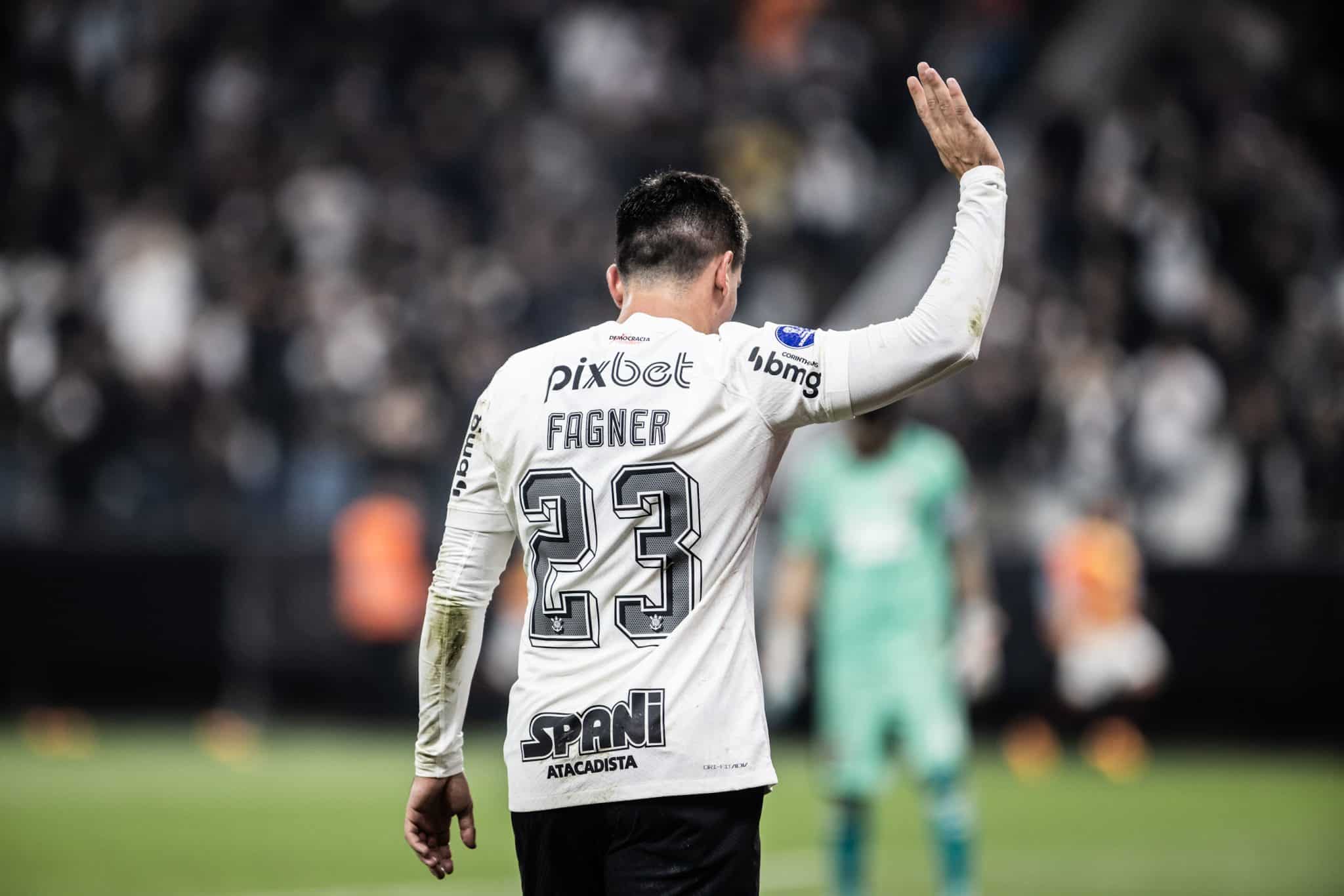 Corinthians vence o Coritiba, mas Fágner não escapa de críticas - Futebol na Veia