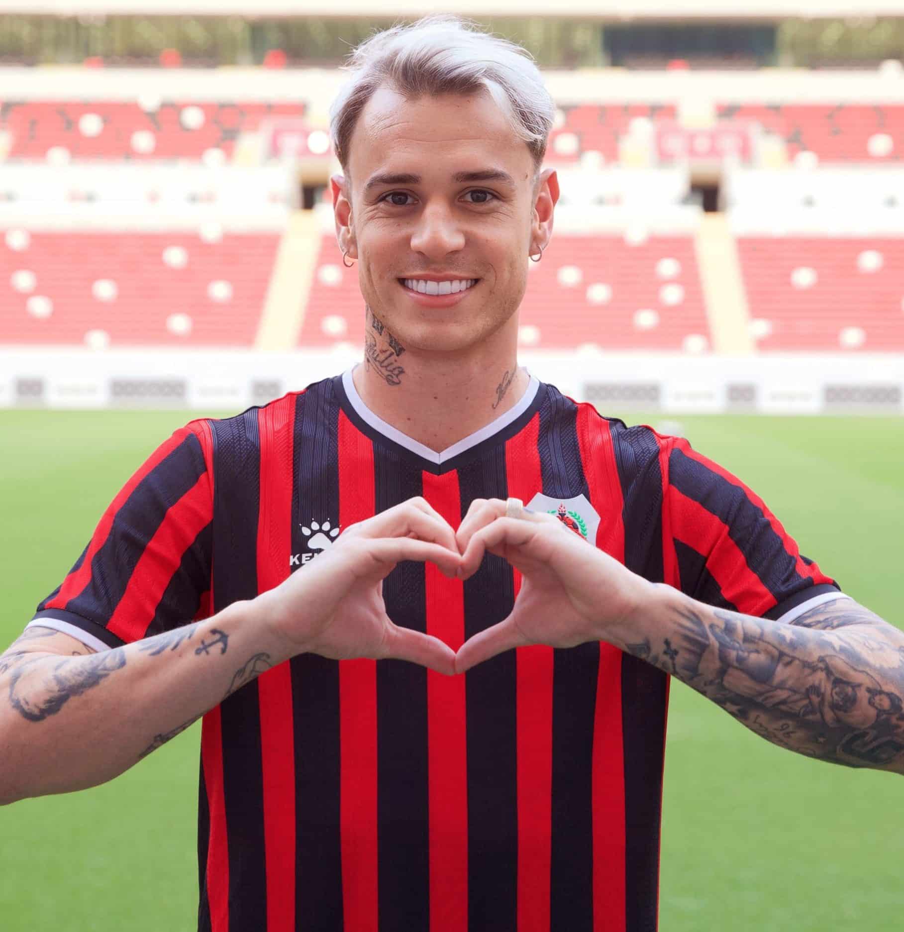 Al-Rayyan anuncia Roger Guedes e corintianos debocham: 'realizou sonho'