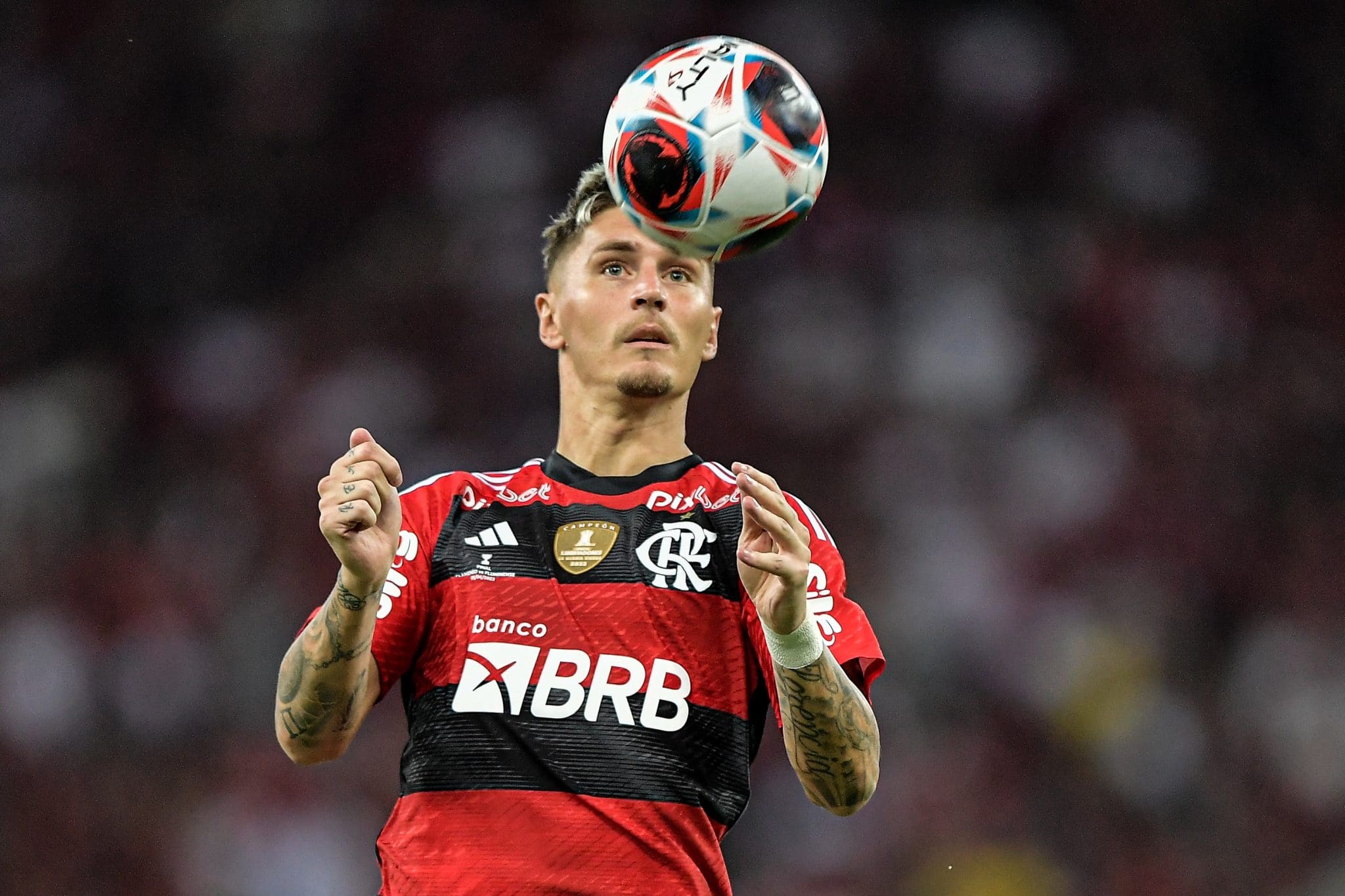 Varela retorna contra o Corinthians, e Flamengo volta a ter três ...