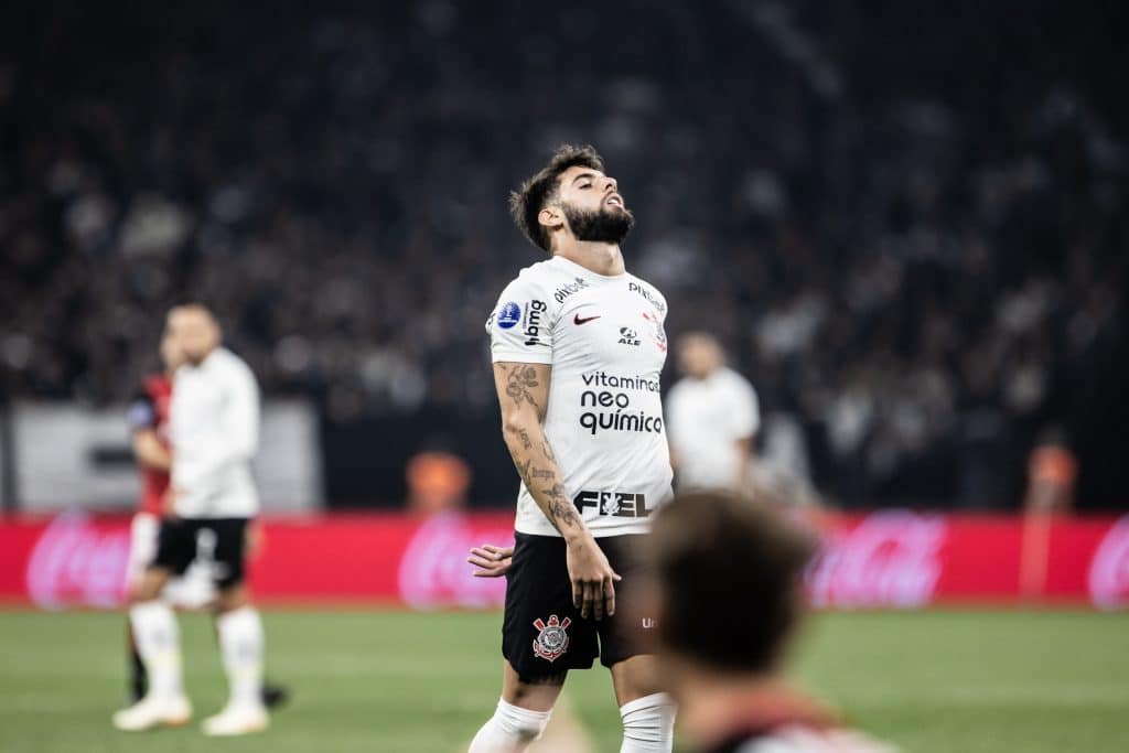 Corinthians: torcida diverge sobre possível saída de Yuri Alberto ...