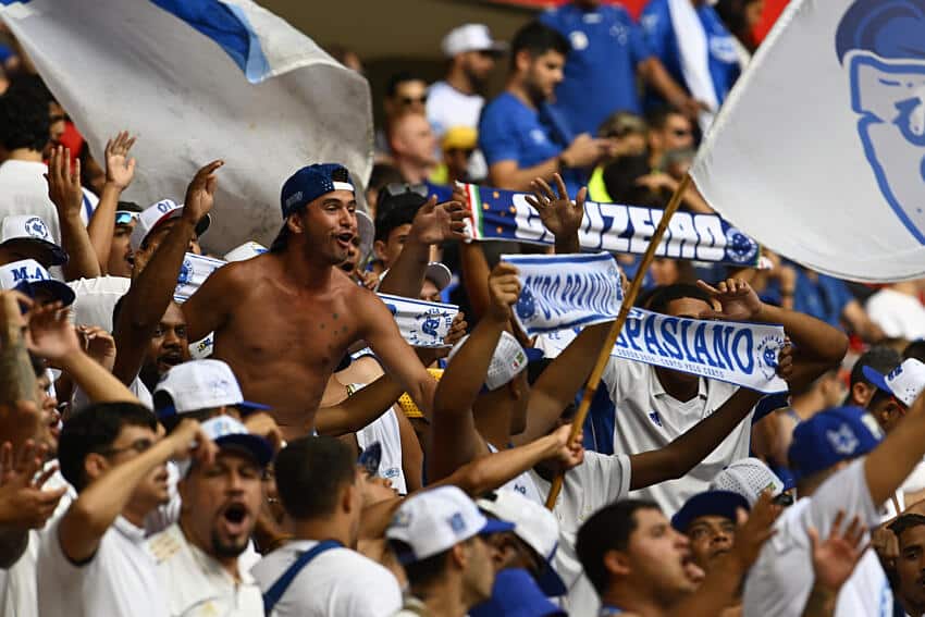 Atacante elege torcida do Cruzeiro como a melhor do Brasil - Futebol na ...