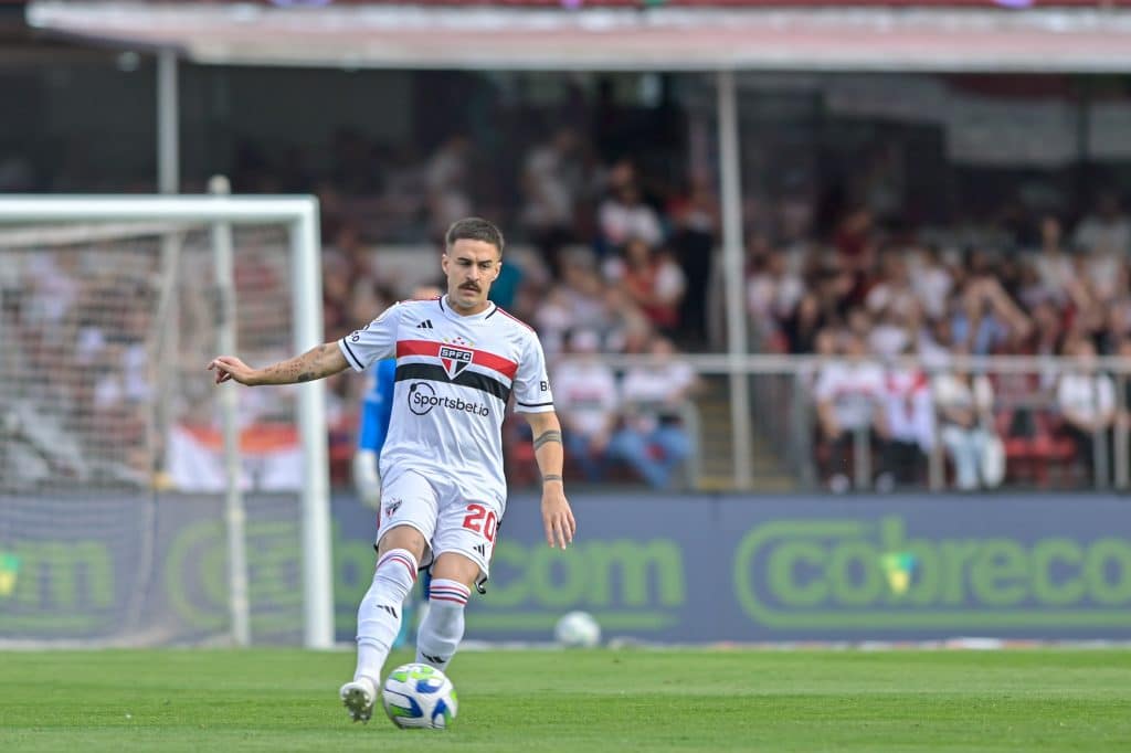 São Paulo: Gabriel Neves faz desabafo após receber ataques de torcedores por novo visual ...